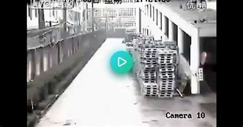Shocking Content Rolling Scaffold Vs Power Lines  On Imgur