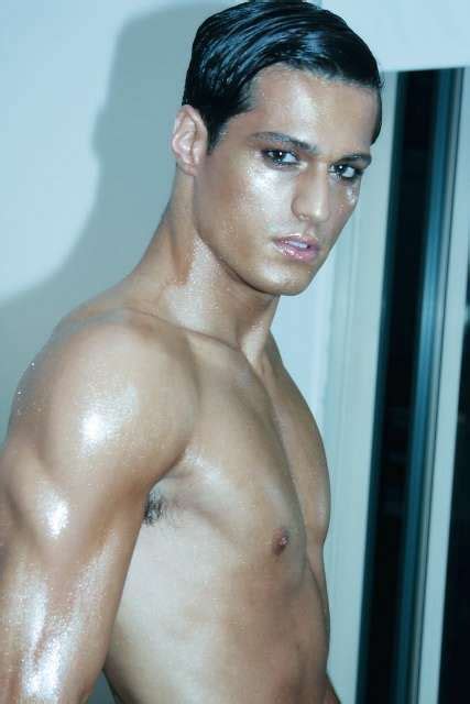 Heavy Guyliner Male Beauty Highlights The Metrosexual Aesthetic