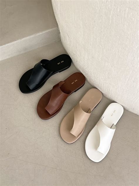 유이르무이 마스 볼드 쪼리 가죽 뮬 슬리퍼 1cm