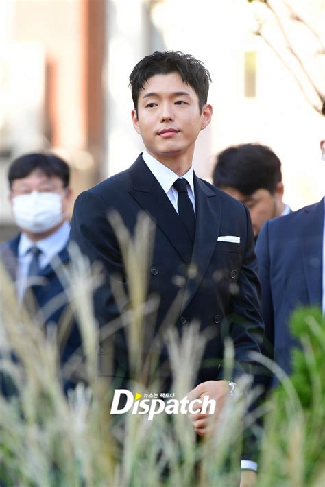 현장포토 미소에 심쿵하준 추남의 분위기 디스패치 뉴스는 팩트다 현장포토 미소에 심쿵하준 추남의 분위기 디스패치 뉴스는 팩트다