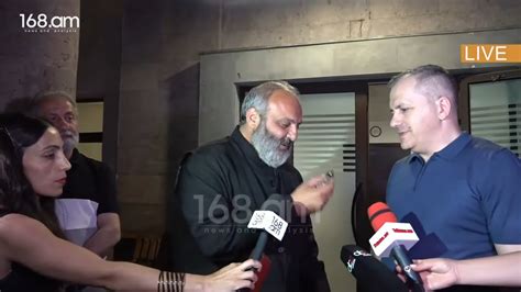 Բագրատ սրբազանն իր մեքենայի բանալիները նվիրեց Արցախի նախագահ Սամվել Շահրամանյանին Youtube