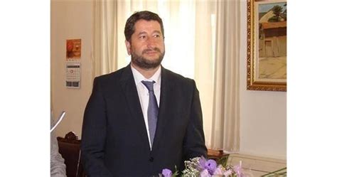 Христо Иванов България е в политическа криза заради непрозрачното взимане на решения