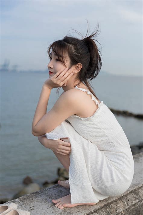 海滩美女图片美图美秀