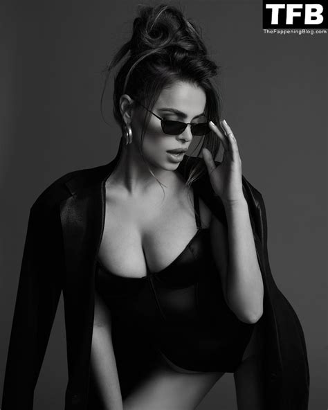 Brooks Nader Sexy 20 Photos Thefappening