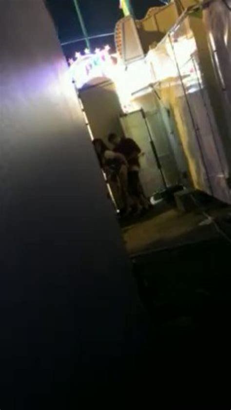 재미난야동 서양몰카 야외노출 길거리섹스 일반인도촬 voyeur 336845번 야동 검색어 야외노출 야동코리아 RED