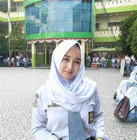 37 Ide Jilbab Smu Untuk Disimpan Hari Ini Wanita Cantik Gaya Hijab