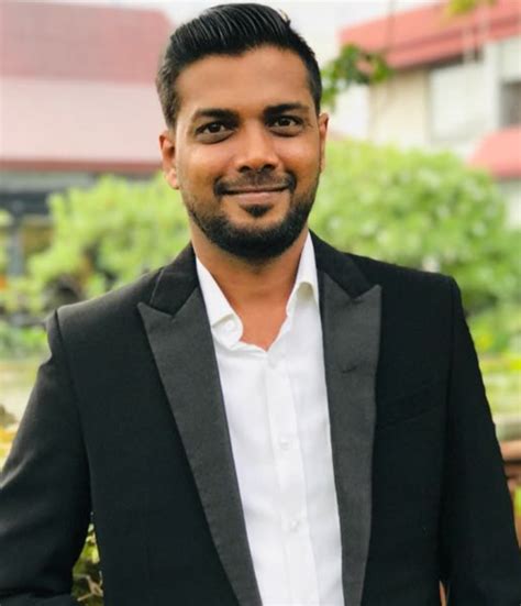 Lakmal Nanayakkara Medium