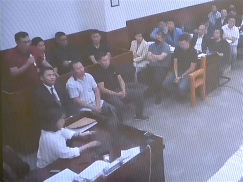 Live Б Ганхуяг нийт шүүгчдээс татгалзах хүсэлтийг хэлэлцэх шаардлагагүй хэмээн шийдвэрлэжээ