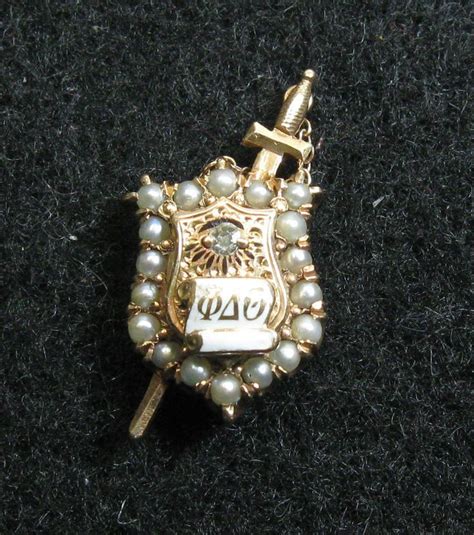 Phi Delta Theta Sorority Fraternity Pin Badge Gold Excellent