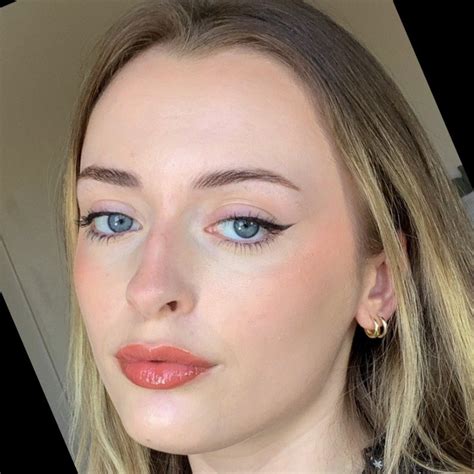 Caitlin Barkman Content Creator Instagram Linkedin