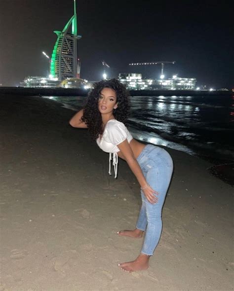 Bend At The Waist 29 Pics