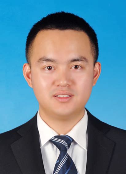 研究人员 财经战略研究院