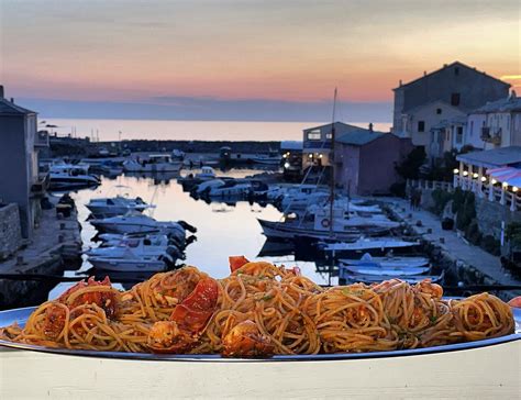Restaurant A Macciotta La Maison De La Langouste Port De Centuri Cap