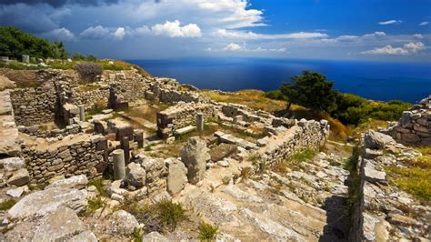 The Untold Truth Of The Ancient City Of Thera