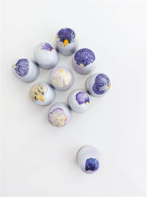 Шоколадные конфеты с украшениями