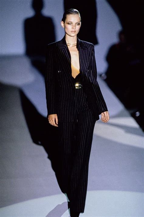 10 Chic Braless Looks From The Runway Global Fashion Report