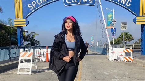 6 Pesona Awet Muda Diah Permatasari Di Usia 50 Bodi Bak Abg