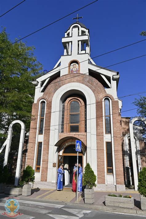 Съборно изпълнение на Молебния канон на Пресвета Богородица в столичния храм Успение