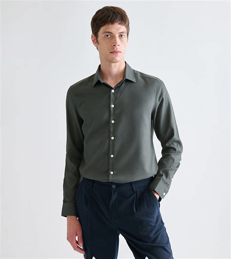 Buy Lc Waikiki Textured Slim Fit Long Sleeves Dobby Shirt In Olive