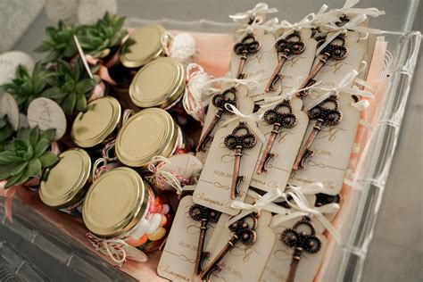 10 идеи за сватбени подаръци които ще впечатлят вашите гости Сватбен фотограф Stela Spasov