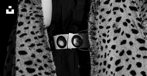 코트를 입은 여자 사진 Unsplash의 무료 유행 이미지