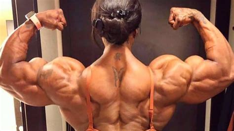 Female Bodybuilder With Big Biceps Youtube