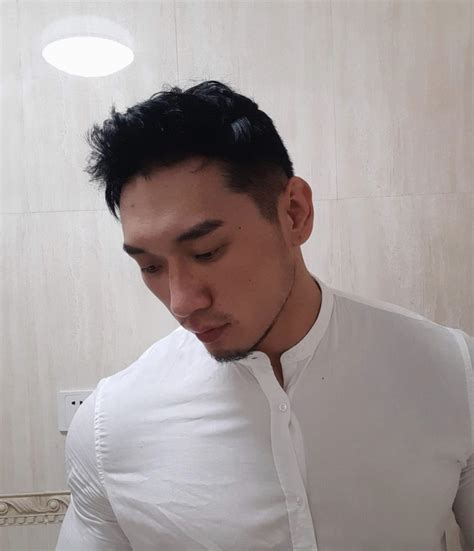 Загвар өмсөгч Эрдэнэцогт шинэ найз бүсгүйтэй болжээ ТАС МН