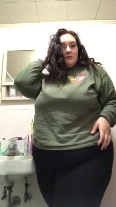 Cougar With Immense Boobs Does De Robe Tease