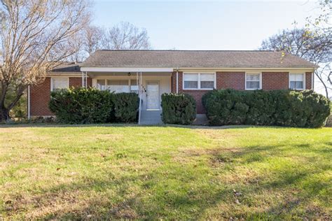 701 Center St Madison Tn 37115 See Est Value Schools And More