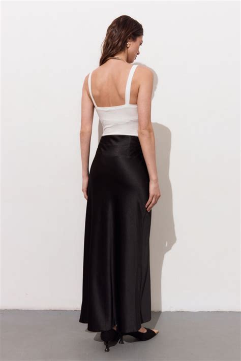 Спідниці Інтелектуальна жіночність The Lace