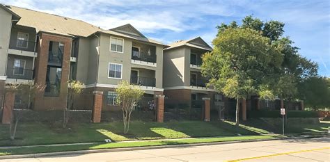 거리 교외 달라스 텍사스 근처 파노라마 3 층 및 여러 단위 아파트 아파트 단지 0명에 대한 스톡 사진 및 기타 이미지 0명 개발 거리 Istock