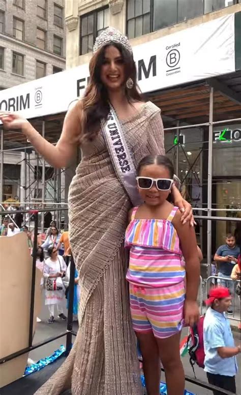 Miss Universe Harnaaz Sandhu Sparkles In A Saree At India Day Parade In