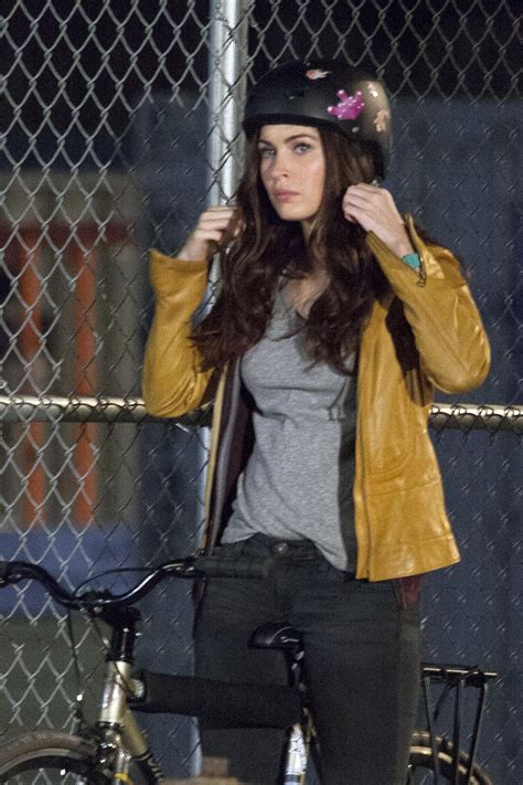 Megan Fox On Set Of TMNT In New York 133735 Megan Fox Dimension
