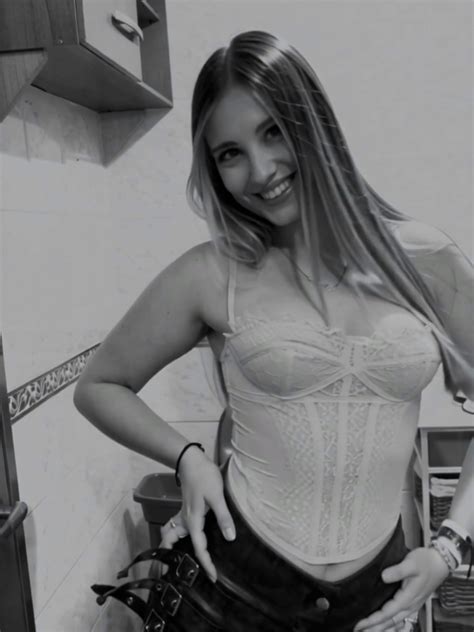 Constanza López Guía De Estilo Y Moda Tiktok
