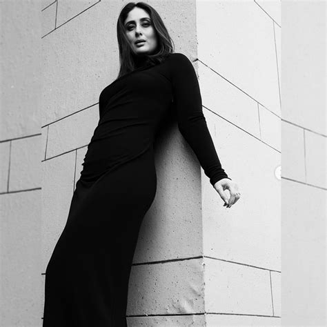 کرینہ کپور کی سیاہ میکسی میں دلکش ادائیں