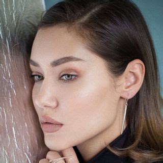 Classify Uzbek Actress Yulduz Rajabova