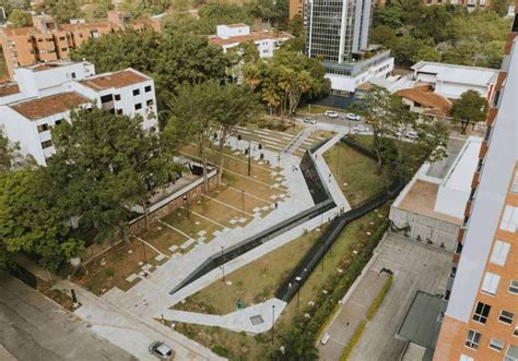Reflexión Y Memoria Parque Memorial Inflexión Arquitectura
