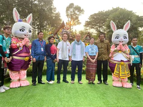 លោក ហ៊ុយ វណ្ណៈ ៖ កម្ពុជាយើង រីកចម្រើនគួរជាទីមោទន សារព័ត៌មាន នគរវត្ត