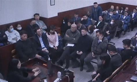 Д Эрдэнэбат нарын шүүхийн урьдчилсан хэлэлцүүлгийг хойшлууллаа E Mn