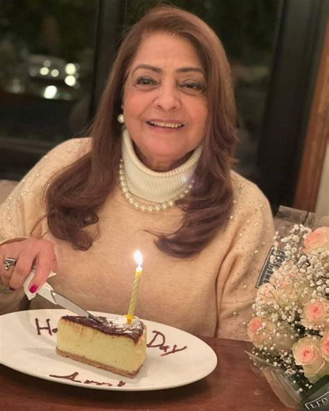 Momal Sheikh Narrates How Her Mom Flaunts Her Fathers Name To Obtain