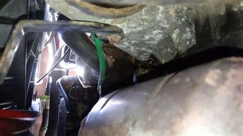 O2 Sensor Locations For The 01 05 Mazda Tributeford Escapemercury 30l V6 Youtube