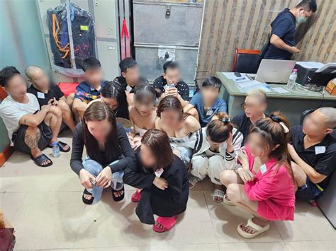 ផ្ដន្ទាទោសភ្នាក់ងារល្បែងសុីសង១១នាក់ឱ្យជាប់ទណ្ឌកម្មពន្ធនាគារ៧ថ្ងៃ វីដេអូ សារព័ត៌មាន នគរវត្ត