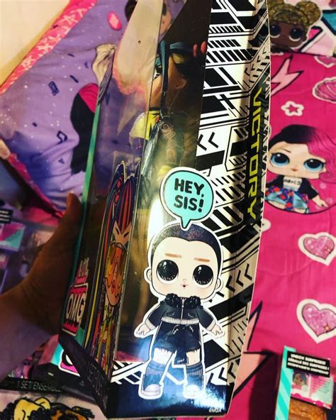 Lol Omg Series 8 Dolls Wildflower Jams Pose And Victory