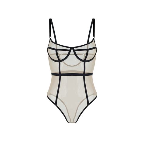 Фото на прозорому манекені Photostyle