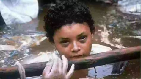 Photographer Behind Haunting Image Of Girl With Black Eyes Explained Why He Didnt Try And Save Her