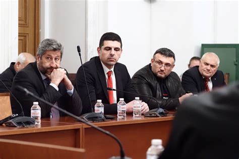 Комисията по отбрана подкрепи ратифицирането на договора за Страйкър ите От деня