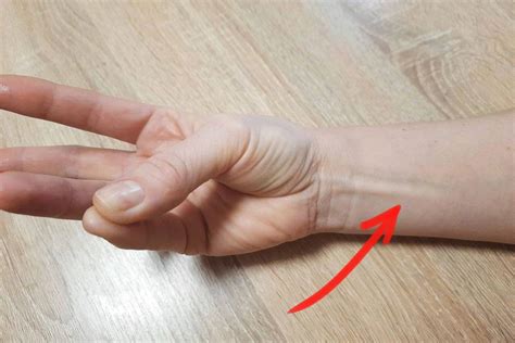 Большой палец и мизинец