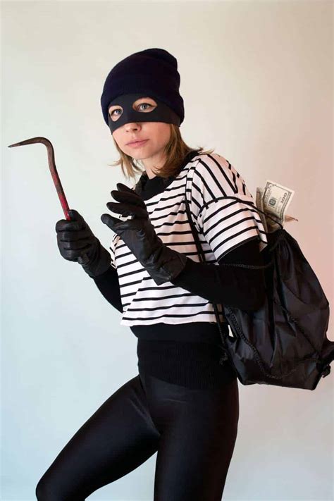10 Cool And Classy Diy Halloween Costumes • Budget Fashionista
