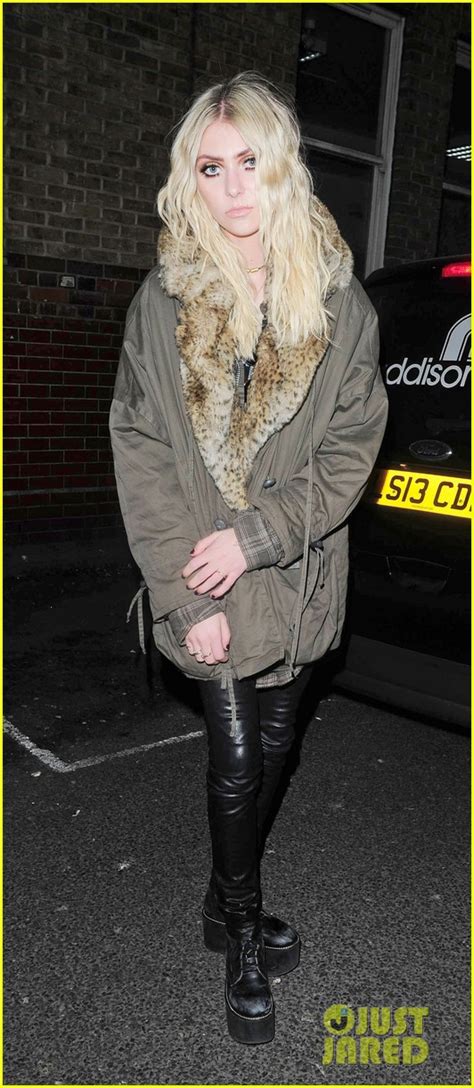Taylor Momsen Still Disturbed By Tampon String Pictures Some A Hole