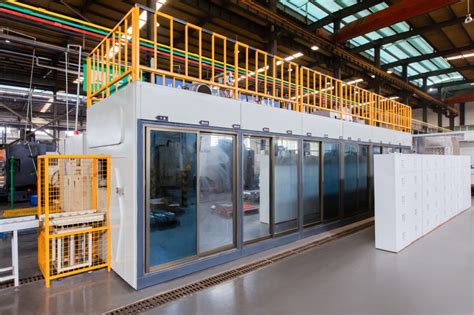 全封闭式柔性化清洗机 重庆红旗缸盖制造有限公司